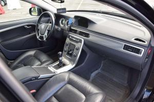 Black Volvo V70 2011 in Vilnius, with an engine capacity of 1.60 L and mileage of 289 thousand km for 4650 €, photo 17 on AUTOMOTO.COM.LV