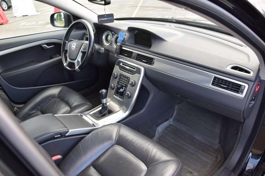 Black Volvo V70 2011 in Vilnius, with an engine capacity of 1.60 L and mileage of 289 thousand km for 4650 €, photo 17 on AUTOMOTO.COM.LV