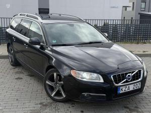 Melns Volvo V70 2011 Viļņa, ar dzinēja tilpumu 1.98 L un nobraukumu 380 tūkst. km par 2500 €, foto  vietnē AUTOMOTO.COM.LV