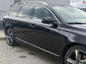 Black Volvo V70 2011 in Vilnius, with an engine capacity of 1.98 L and mileage of 380 thousand km for 2500 €, photo 9 on AUTOMOTO.COM.LV