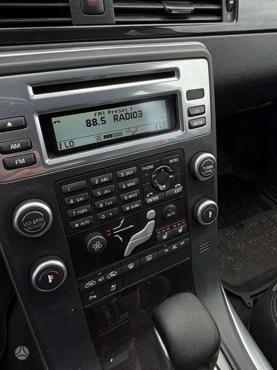 Black Volvo V70 2011 in Vilnius, with an engine capacity of 1.98 L and mileage of 380 thousand km for 2500 €, photo 19 on AUTOMOTO.COM.LV