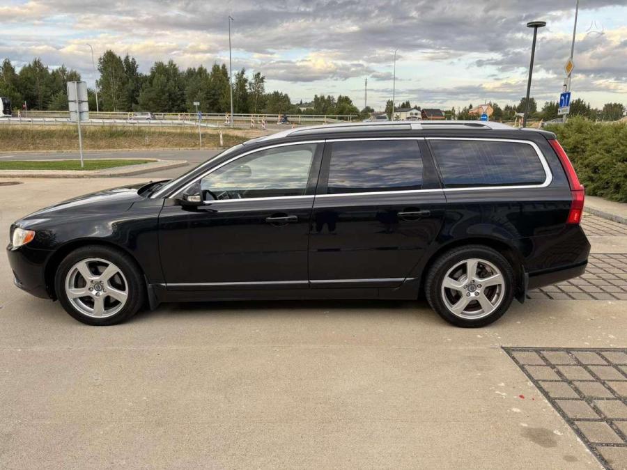 Melns Volvo V70 2011 Viļņa, ar dzinēja tilpumu 2.40 L un nobraukumu 291 tūkst. km par 5250 €, foto 4 vietnē AUTOMOTO.COM.LV