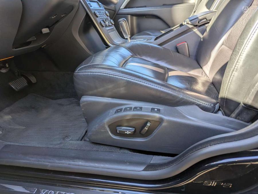Melns Volvo V70 2011 Viļņa, ar dzinēja tilpumu 2.40 L un nobraukumu 291 tūkst. km par 5250 €, foto 7 vietnē AUTOMOTO.COM.LV