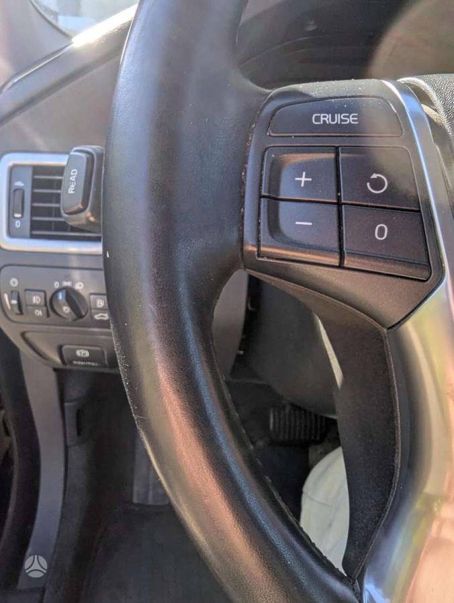 Melns Volvo V70 2011 Viļņa, ar dzinēja tilpumu 2.40 L un nobraukumu 291 tūkst. km par 5250 €, foto 11 vietnē AUTOMOTO.COM.LV