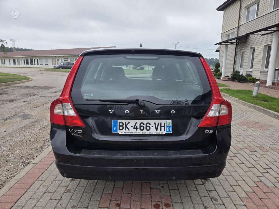 Black Volvo V70 2011 in Vilnius, with an engine capacity of 1.98 L and mileage of 252 thousand km for 4900 €, photo 6 on AUTOMOTO.COM.LV