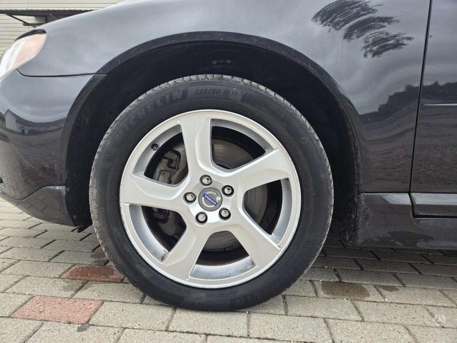 Black Volvo V70 2011 in Vilnius, with an engine capacity of 1.98 L and mileage of 252 thousand km for 4900 €, photo 8 on AUTOMOTO.COM.LV