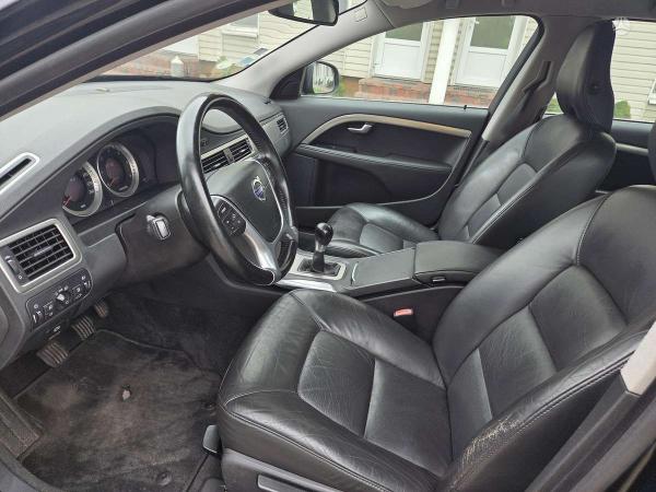 Melns Volvo V70 2011 Viļņa, ar dzinēja tilpumu 1.98 L un nobraukumu 252 tūkst. km par 4900 €, foto 9 vietnē AUTOMOTO.COM.LV