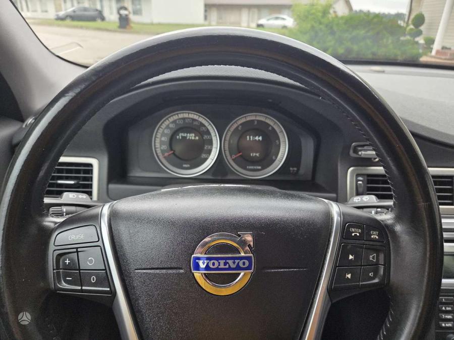 Black Volvo V70 2011 in Vilnius, with an engine capacity of 1.98 L and mileage of 252 thousand km for 4900 €, photo 14 on AUTOMOTO.COM.LV