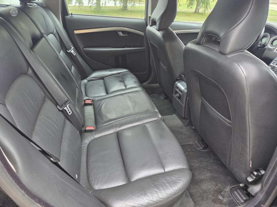 Black Volvo V70 2011 in Vilnius, with an engine capacity of 1.98 L and mileage of 252 thousand km for 4900 €, photo 18 on AUTOMOTO.COM.LV