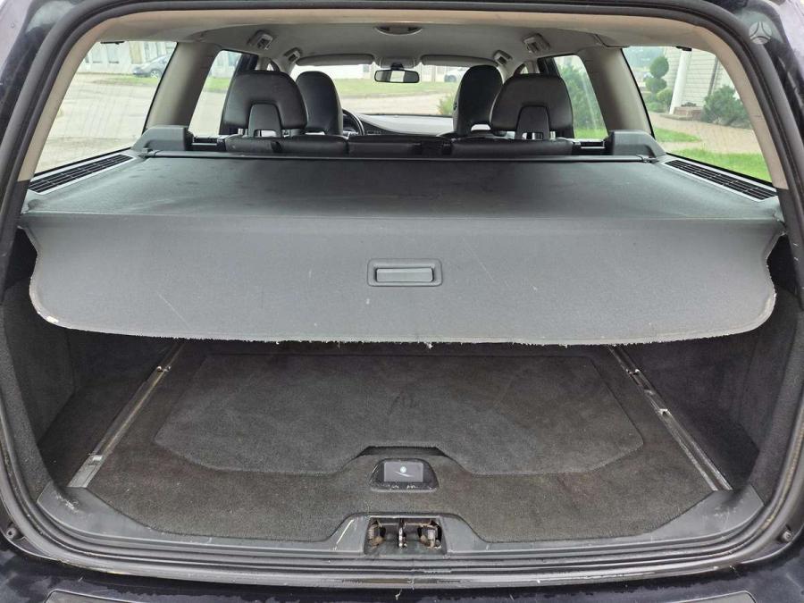 Black Volvo V70 2011 in Vilnius, with an engine capacity of 1.98 L and mileage of 252 thousand km for 4900 €, photo 19 on AUTOMOTO.COM.LV