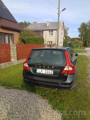 Black Volvo V70 2011 in Jurmala, with an engine capacity of 2.00 L and mileage of 331 thousand km for 2199 €, photo 5 on AUTOMOTO.COM.LV
