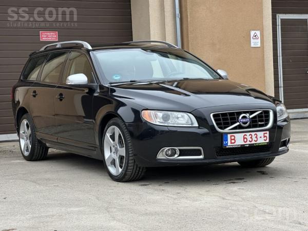 Black Volvo V70 2012 in Ogre, with an engine capacity of 2.00 L and mileage of 227 thousand km for 7399 €, photo 2 on AUTOMOTO.COM.LV