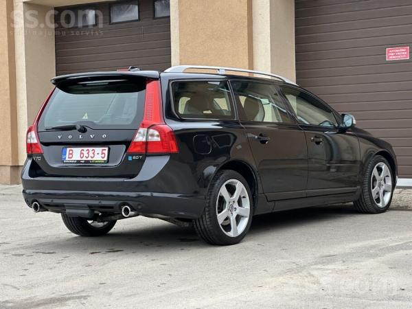 Black Volvo V70 2012 in Ogre, with an engine capacity of 2.00 L and mileage of 227 thousand km for 7399 €, photo 6 on AUTOMOTO.COM.LV