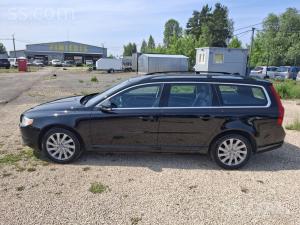 Black Volvo V70 2012 in Riga, with an engine capacity of 2.00 L and mileage of 300 thousand km for 1800 €, photo 2 on AUTOMOTO.COM.LV
