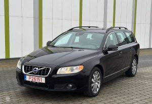 Black Volvo V70 2012 in Vilnius, with an engine capacity of 1.98 L and mileage of 298 thousand km for 5999 €, photo 2 on AUTOMOTO.COM.LV