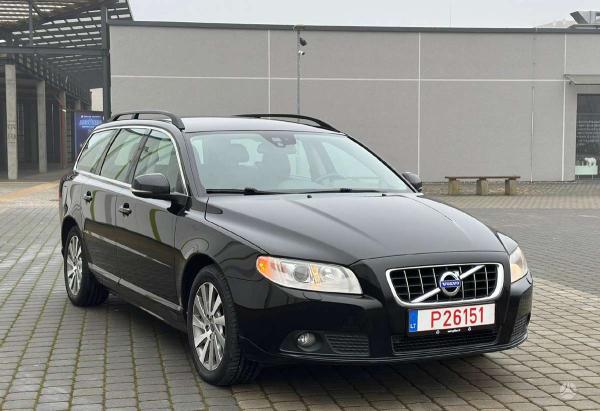 Melns Volvo V70 2012 Viļņa, ar dzinēja tilpumu 1.98 L un nobraukumu 298 tūkst. km par 5999 €, foto 3 vietnē AUTOMOTO.COM.LV