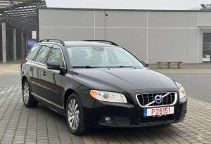 Black Volvo V70 2012 in Vilnius, with an engine capacity of 1.98 L and mileage of 298 thousand km for 5999 €, photo 3 on AUTOMOTO.COM.LV