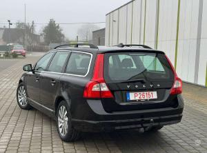 Black Volvo V70 2012 in Vilnius, with an engine capacity of 1.98 L and mileage of 298 thousand km for 5999 €, photo 4 on AUTOMOTO.COM.LV