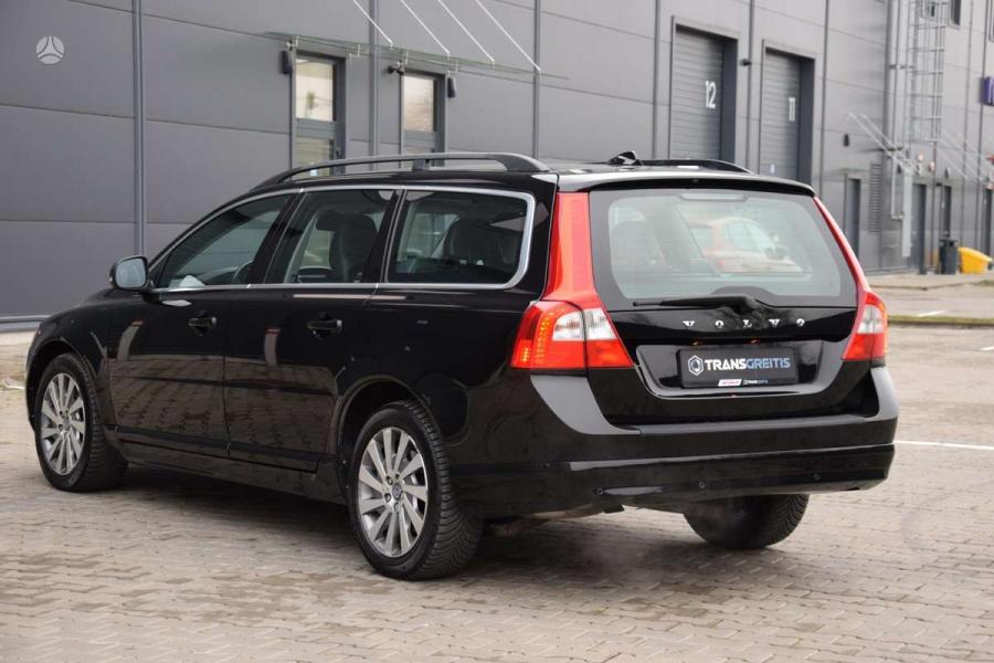 Black Volvo V70 2012 in Vilnius, with an engine capacity of 1.60 L and mileage of 249 thousand km for 5600 €, photo 8 on AUTOMOTO.COM.LV