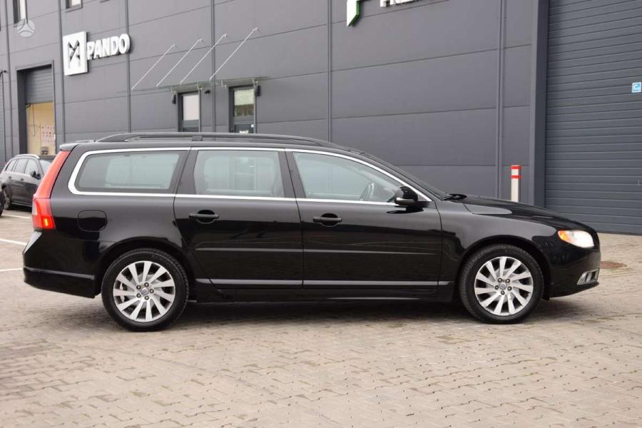 Black Volvo V70 2012 in Vilnius, with an engine capacity of 1.60 L and mileage of 249 thousand km for 5600 €, photo 11 on AUTOMOTO.COM.LV