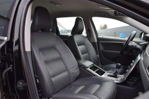 Black Volvo V70 2012 in Vilnius, with an engine capacity of 1.60 L and mileage of 249 thousand km for 5600 €, photo 17 on AUTOMOTO.COM.LV