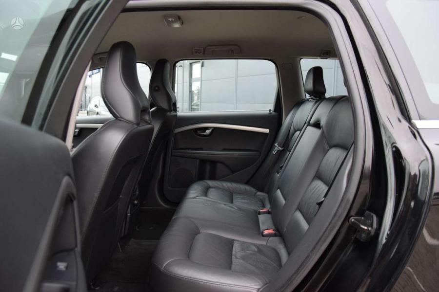Black Volvo V70 2012 in Vilnius, with an engine capacity of 1.60 L and mileage of 249 thousand km for 5600 €, photo 19 on AUTOMOTO.COM.LV