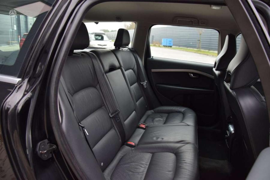 Black Volvo V70 2012 in Vilnius, with an engine capacity of 1.60 L and mileage of 249 thousand km for 5600 €, photo 20 on AUTOMOTO.COM.LV