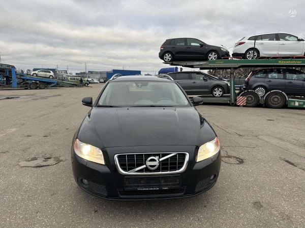 Black Volvo V70 2012 in Marijampole, with an engine capacity of 1.56 L and mileage of 231 thousand km for 3950 €, photo 1 on AUTOMOTO.COM.LV