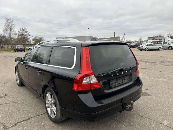 Black Volvo V70 2012 in Marijampole, with an engine capacity of 1.56 L and mileage of 231 thousand km for 3950 €, photo 5 on AUTOMOTO.COM.LV