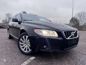 Melns Volvo V70 2012 Alīta, ar dzinēja tilpumu 1.98 L un nobraukumu 284 tūkst. km par 6200 €, foto 3 vietnē AUTOMOTO.COM.LV