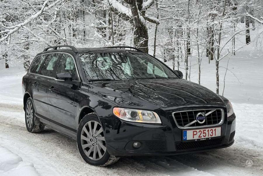 Black Volvo V70 2012 in Raseiniai, with an engine capacity of 1.98 L and mileage of 295 thousand km for 5750 €, photo 1 on AUTOMOTO.COM.LV