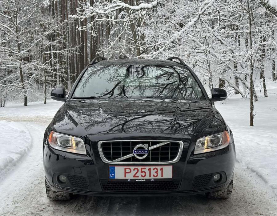 Black Volvo V70 2012 in Raseiniai, with an engine capacity of 1.98 L and mileage of 295 thousand km for 5750 €, photo 2 on AUTOMOTO.COM.LV