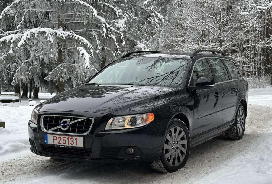 Black Volvo V70 2012 in Raseiniai, with an engine capacity of 1.98 L and mileage of 295 thousand km for 5750 €, photo 3 on AUTOMOTO.COM.LV