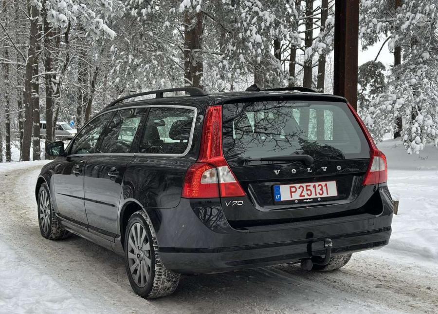 Black Volvo V70 2012 in Raseiniai, with an engine capacity of 1.98 L and mileage of 295 thousand km for 5750 €, photo 10 on AUTOMOTO.COM.LV