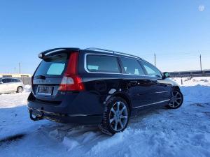 Black Volvo V70 2012 in Vilnius, with an engine capacity of 1.98 L and mileage of 287 thousand km for 6250 €, photo 3 on AUTOMOTO.COM.LV