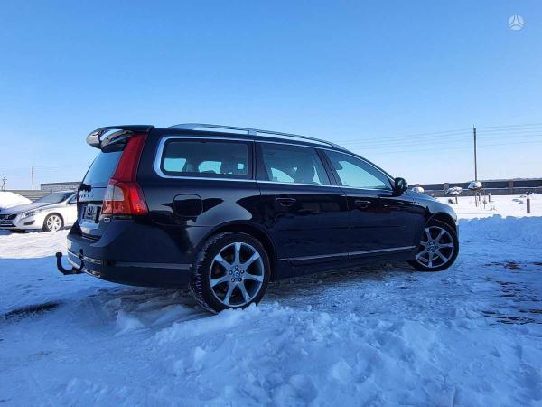 Melns Volvo V70 2012 Viļņa, ar dzinēja tilpumu 1.98 L un nobraukumu 287 tūkst. km par 6250 €, foto 9 vietnē AUTOMOTO.COM.LV