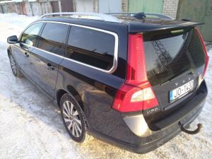 Melns Volvo V70 2012 Rīga, ar dzinēja tilpumu 2.00 L un nobraukumu 363 tūkst. km par 6500 €, foto  vietnē AUTOMOTO.COM.LV