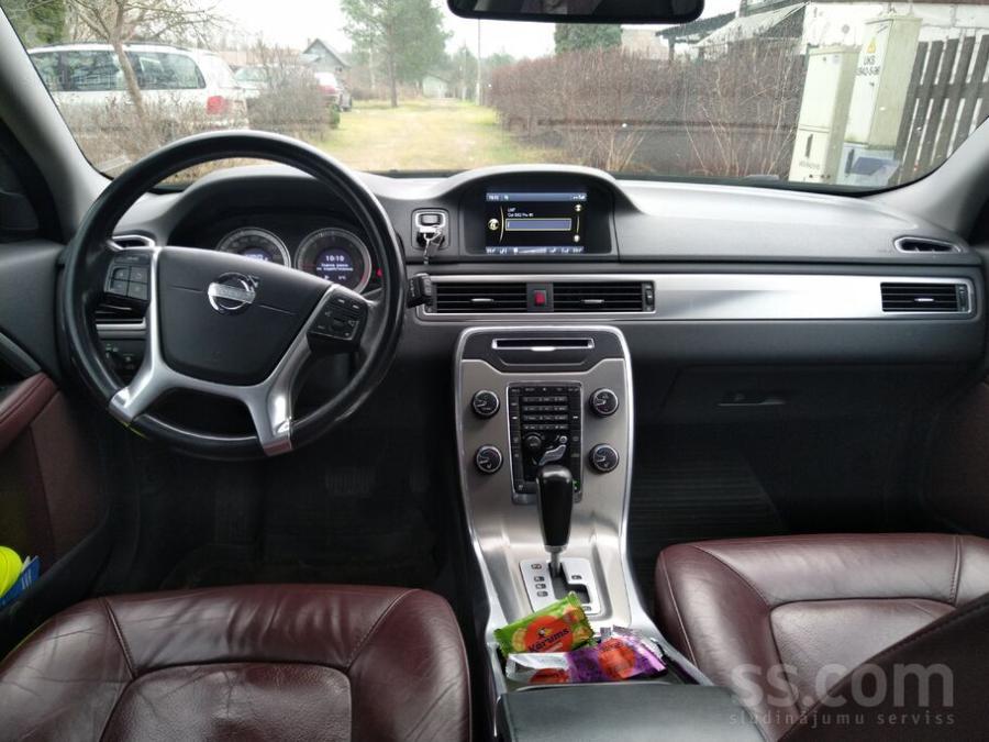 Black Volvo V70 2012 in Riga, with an engine capacity of 2.00 L and mileage of 363 thousand km for 6500 €, photo 7 on AUTOMOTO.COM.LV