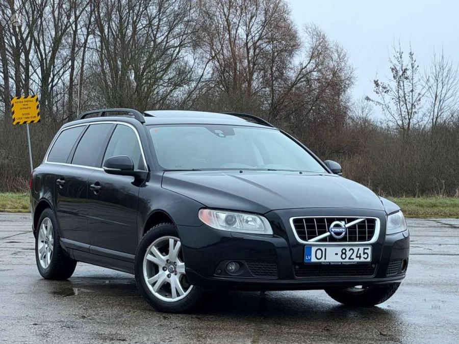 Melns Volvo V70 2012 Rīga, ar dzinēja tilpumu 2.40 L un nobraukumu 320 tūkst. km par 6450 €, foto 1 vietnē AUTOMOTO.COM.LV