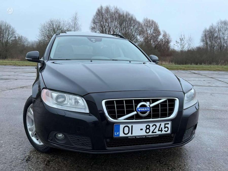 Melns Volvo V70 2012 Rīga, ar dzinēja tilpumu 2.40 L un nobraukumu 320 tūkst. km par 6450 €, foto 9 vietnē AUTOMOTO.COM.LV
