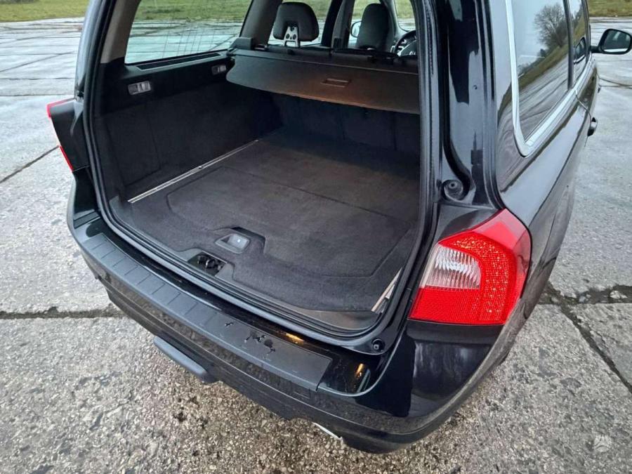Melns Volvo V70 2012 Rīga, ar dzinēja tilpumu 2.40 L un nobraukumu 320 tūkst. km par 6450 €, foto 25 vietnē AUTOMOTO.COM.LV