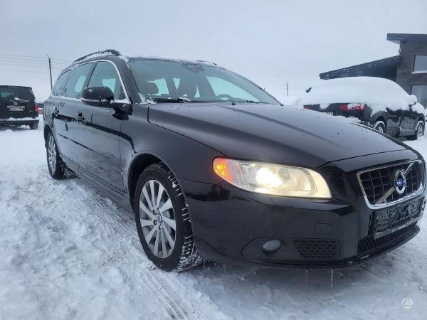 Melns Volvo V70 2012 Viļņa, ar dzinēja tilpumu 2.00 L un nobraukumu 298 tūkst. km par 5888 €, foto 5 vietnē AUTOMOTO.COM.LV