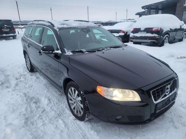 Melns Volvo V70 2012 Viļņa, ar dzinēja tilpumu 2.00 L un nobraukumu 298 tūkst. km par 5888 €, foto 6 vietnē AUTOMOTO.COM.LV