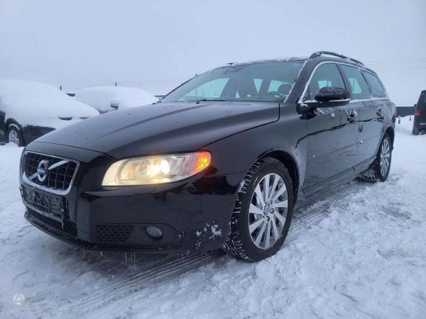 Melns Volvo V70 2012 Viļņa, ar dzinēja tilpumu 2.00 L un nobraukumu 298 tūkst. km par 5888 €, foto 7 vietnē AUTOMOTO.COM.LV