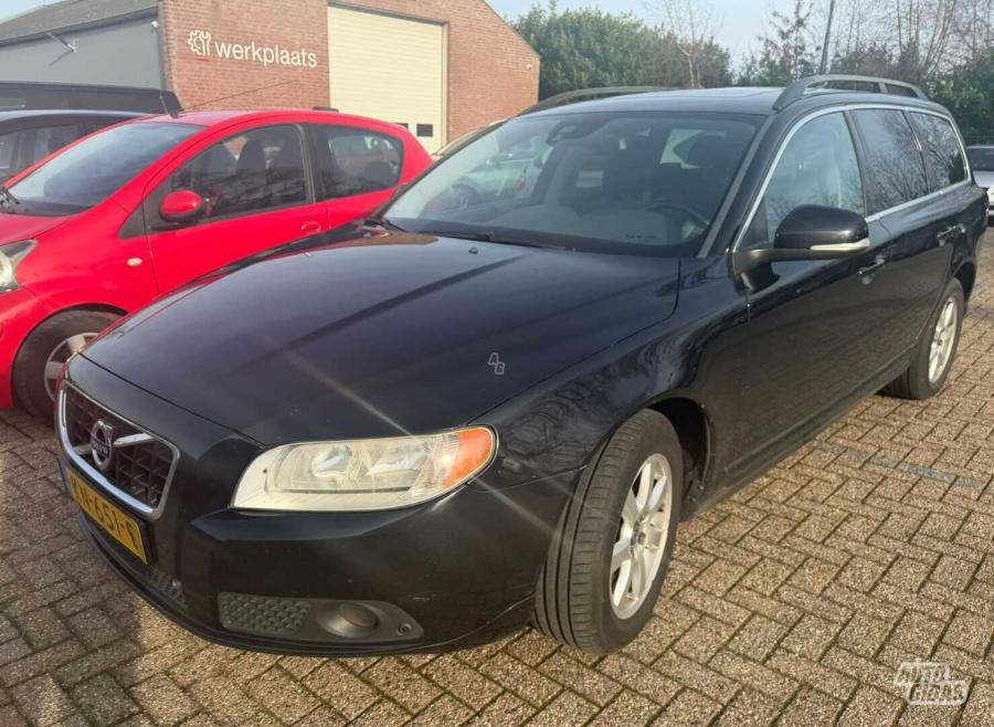 Melns Volvo V70 2012 Ariogala, ar dzinēja tilpumu 2.00 L un nobraukumu 359 tūkst. km par 5200 €, foto 4 vietnē AUTOMOTO.COM.LV