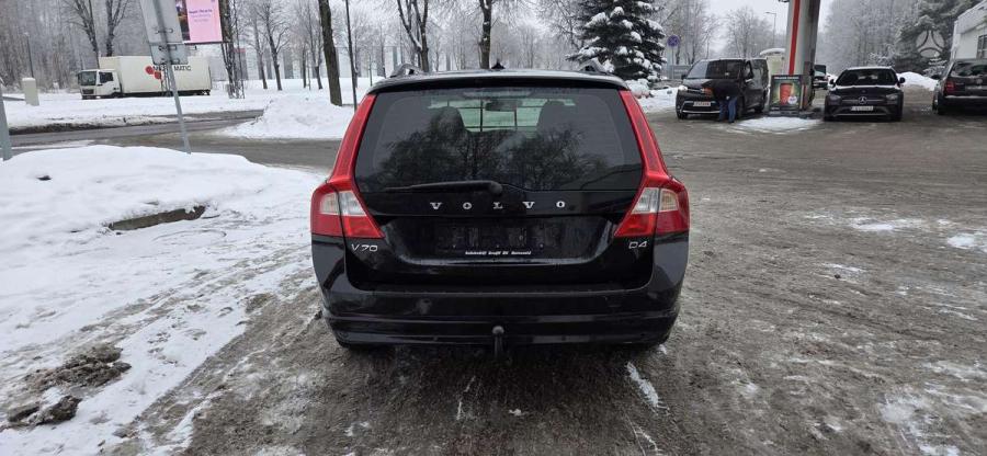 Black Volvo V70 2012 in Kaunas, with an engine capacity of 1.98 L and mileage of 257 thousand km for 5900 €, photo 4 on AUTOMOTO.COM.LV