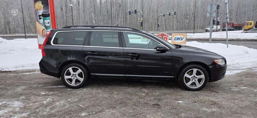 Black Volvo V70 2012 in Kaunas, with an engine capacity of 1.98 L and mileage of 257 thousand km for 5900 €, photo 6 on AUTOMOTO.COM.LV
