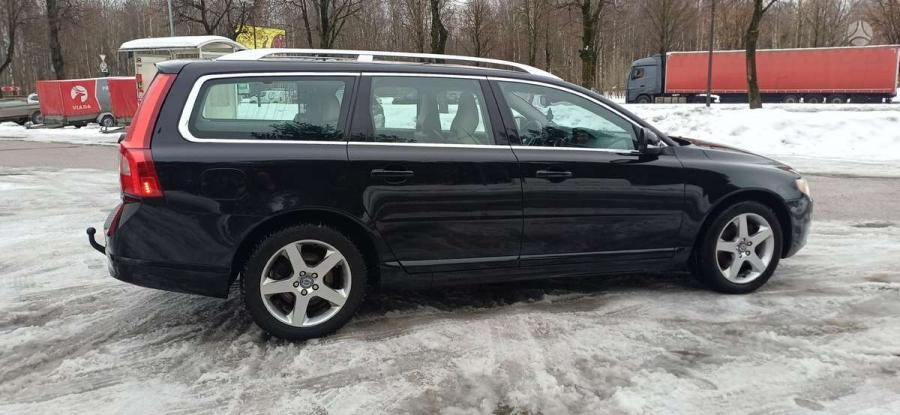 Black Volvo V70 2012 in Kaunas, with an engine capacity of 1.98 L and mileage of 278 thousand km for 6400 €, photo 3 on AUTOMOTO.COM.LV