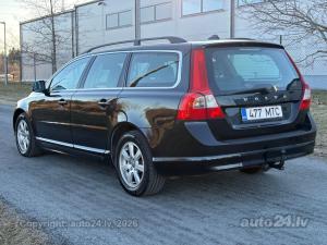 Black Volvo V70 2012 in Paide, with an engine capacity of 2.00 L and mileage of 323 thousand km for 7790 €, photo 4 on AUTOMOTO.COM.LV