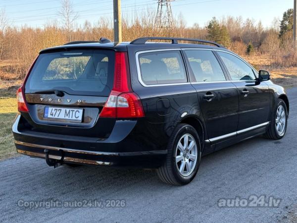 Melns Volvo V70 2012 Paide, ar dzinēja tilpumu 2.00 L un nobraukumu 323 tūkst. km par 7790 €, foto 4 vietnē AUTOMOTO.COM.LV